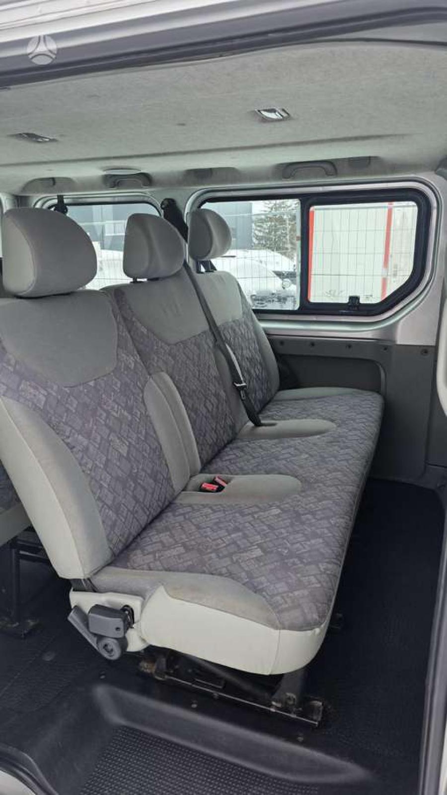 Pelēks Opel Vivaro 2003 Šauļi, ar dzinēja tilpumu 1.90 L un nobraukumu 298 tūkst. km par 4999 €, foto 24 vietnē AUTOMOTO.COM.LV