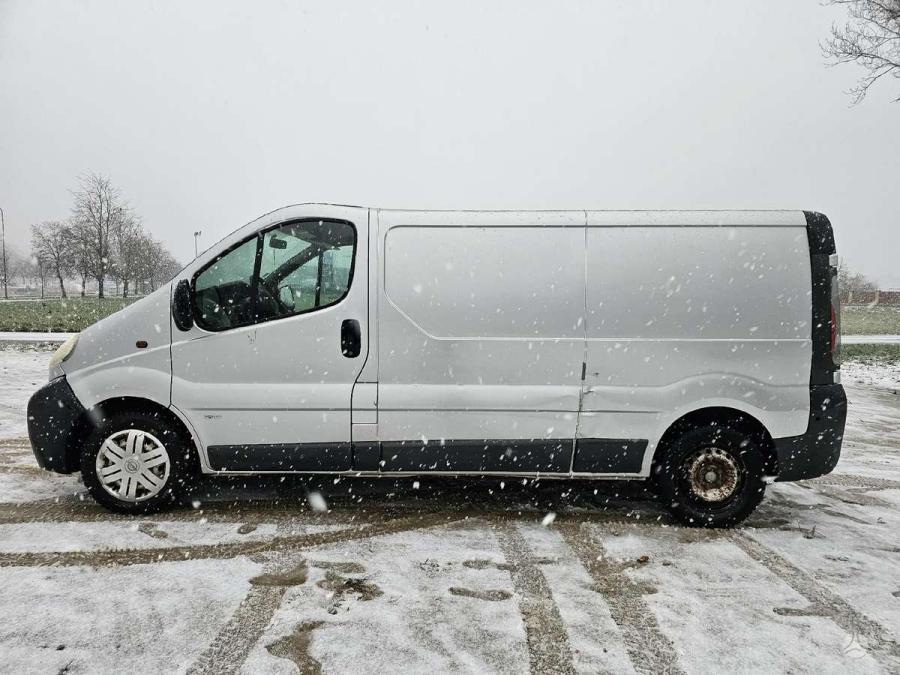 Pelēks Opel Vivaro 2003 Kauņa, ar dzinēja tilpumu 1.90 L un nobraukumu 269 tūkst. km par 2300 €, foto 3 vietnē AUTOMOTO.COM.LV