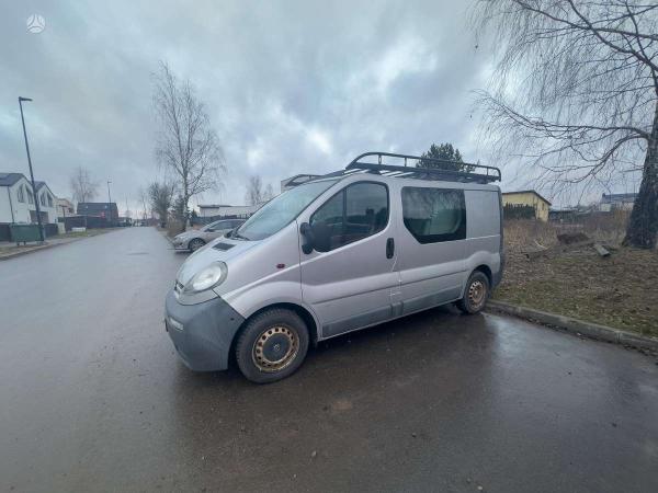 Pelēks Opel Vivaro 2004 Viļņa, ar dzinēja tilpumu 1.87 L un nobraukumu 194 tūkst. km par 4550 €, foto 1 vietnē AUTOMOTO.COM.LV