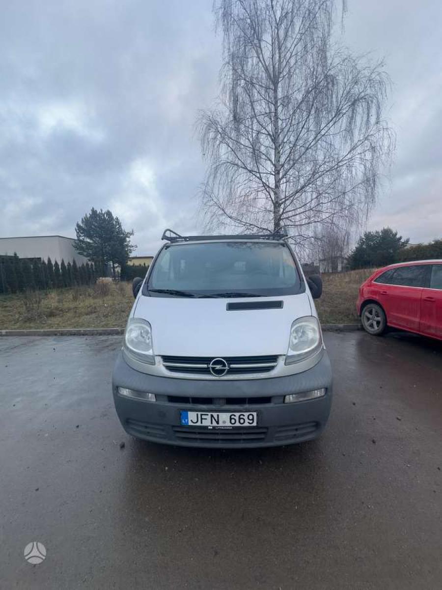 Grey Opel Vivaro 2004 in Vilnius, with an engine capacity of 1.87 L and mileage of 194 thousand km for 4550 €, photo 2 on AUTOMOTO.COM.LV