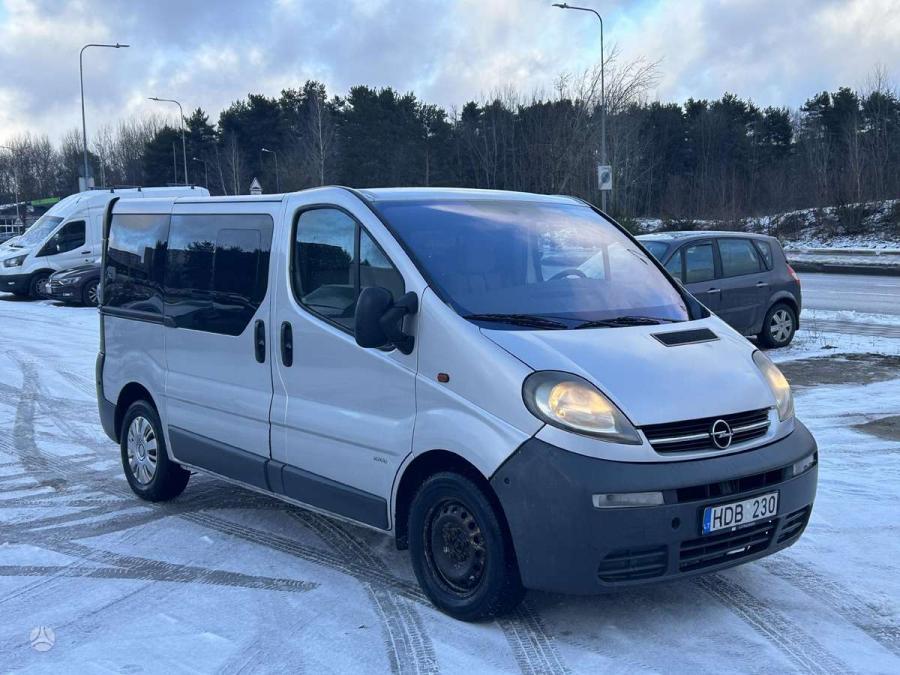 Pelēks Opel Vivaro 2004 Viļņa, ar dzinēja tilpumu 1.87 L un nobraukumu 459 tūkst. km par 1850 €, foto 3 vietnē AUTOMOTO.COM.LV