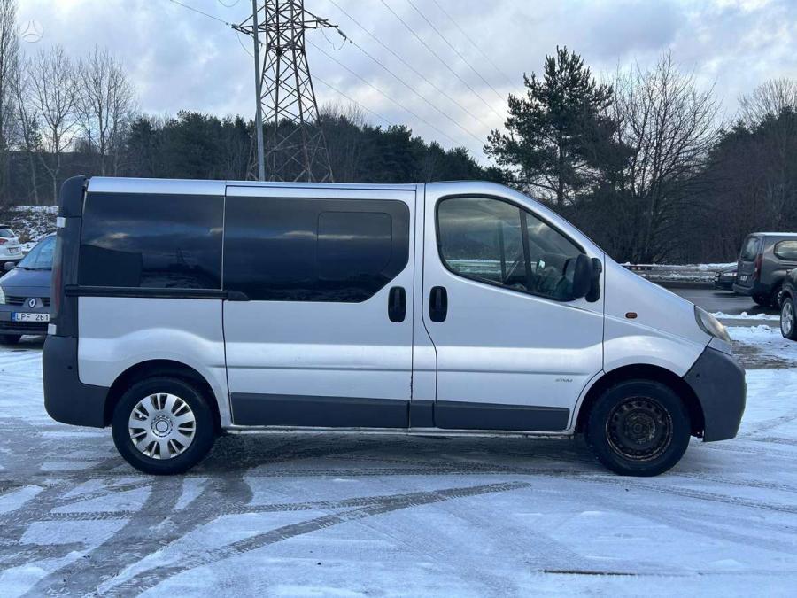 Pelēks Opel Vivaro 2004 Viļņa, ar dzinēja tilpumu 1.87 L un nobraukumu 459 tūkst. km par 1850 €, foto 4 vietnē AUTOMOTO.COM.LV