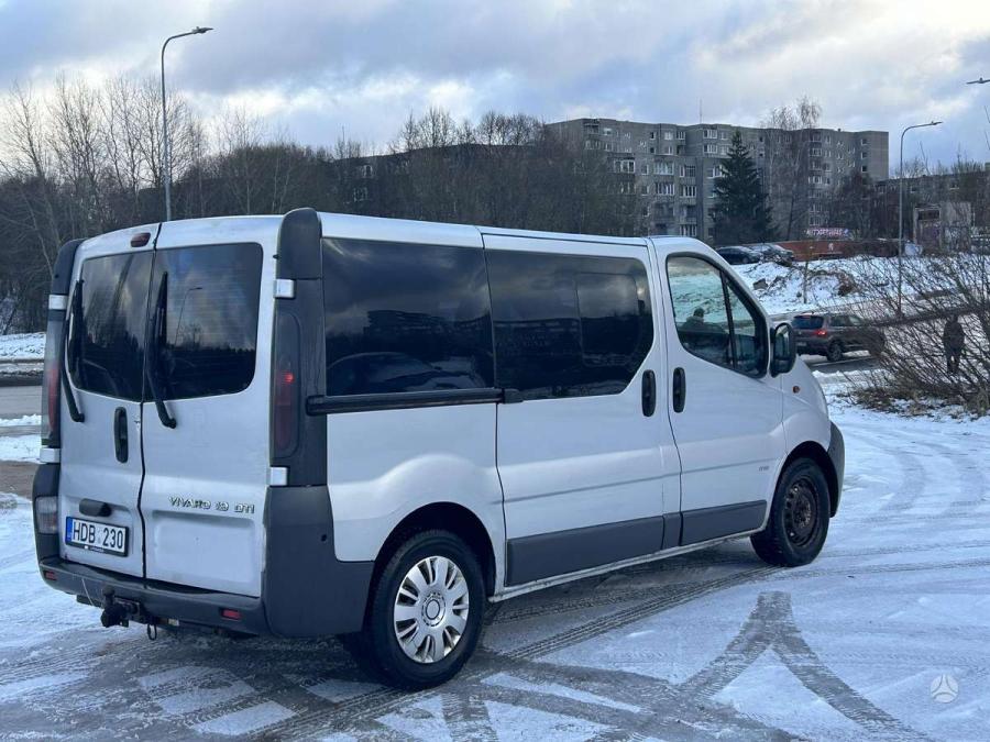 Pelēks Opel Vivaro 2004 Viļņa, ar dzinēja tilpumu 1.87 L un nobraukumu 459 tūkst. km par 1850 €, foto 5 vietnē AUTOMOTO.COM.LV