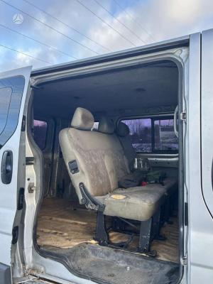 Pelēks Opel Vivaro 2004 Viļņa, ar dzinēja tilpumu 1.87 L un nobraukumu 459 tūkst. km par 1850 €, foto 10 vietnē AUTOMOTO.COM.LV