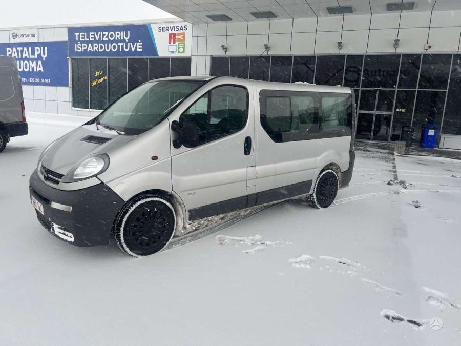 Pelēks Opel Vivaro 2004 Klaipėda, ar dzinēja tilpumu 1.90 L un nobraukumu 265 tūkst. km par 3950 €, foto 1 vietnē AUTOMOTO.COM.LV