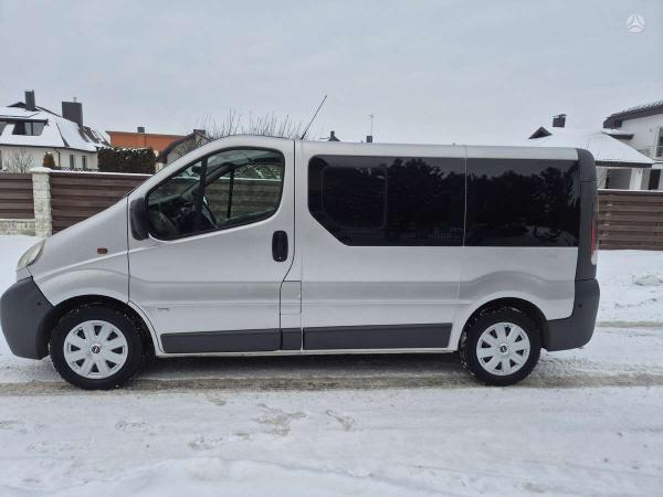 Pelēks Opel Vivaro 2004 Marijampole, ar dzinēja tilpumu 2.50 L un nobraukumu 238 tūkst. km par 6200 €, foto 3 vietnē AUTOMOTO.COM.LV