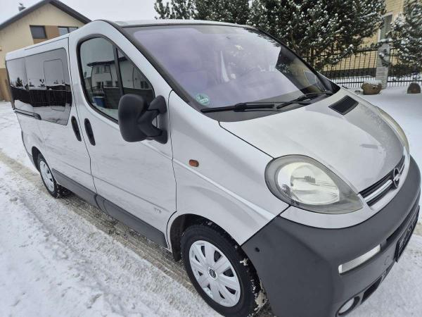 Pelēks Opel Vivaro 2004 Marijampole, ar dzinēja tilpumu 2.50 L un nobraukumu 238 tūkst. km par 6200 €, foto 7 vietnē AUTOMOTO.COM.LV