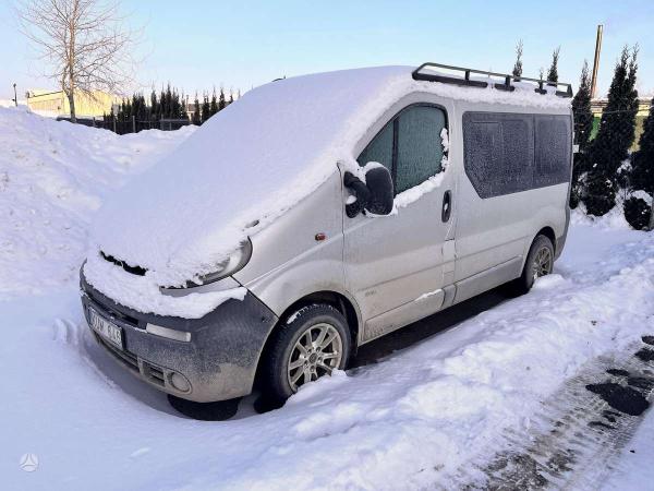 Grey Opel Vivaro 2004 in Kaunas, with an engine capacity of 2.50 L and mileage of 303 thousand km for 1500 €, photo 4 on AUTOMOTO.COM.LV