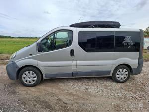 Pelēks Opel Vivaro 2004 Kauņa, ar dzinēja tilpumu 2.47 L un nobraukumu 246 tūkst. km par 6900 €, foto  vietnē AUTOMOTO.COM.LV