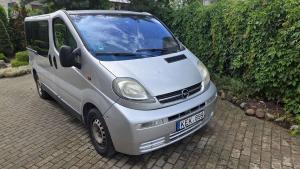Pelēks Opel Vivaro 2004 Alīta, ar dzinēja tilpumu 1.87 L un nobraukumu 334 tūkst. km par 3700 €, foto  vietnē AUTOMOTO.COM.LV