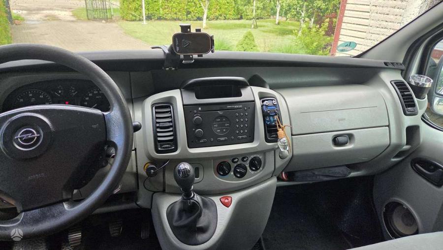 Pelēks Opel Vivaro 2004 Alīta, ar dzinēja tilpumu 1.87 L un nobraukumu 334 tūkst. km par 3700 €, foto 5 vietnē AUTOMOTO.COM.LV