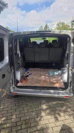 Pelēks Opel Vivaro 2004 Alīta, ar dzinēja tilpumu 1.87 L un nobraukumu 334 tūkst. km par 3700 €, foto 8 vietnē AUTOMOTO.COM.LV