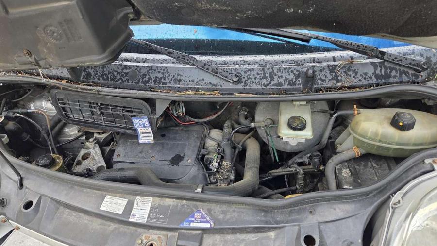Pelēks Opel Vivaro 2004 Alīta, ar dzinēja tilpumu 1.87 L un nobraukumu 334 tūkst. km par 3700 €, foto 15 vietnē AUTOMOTO.COM.LV