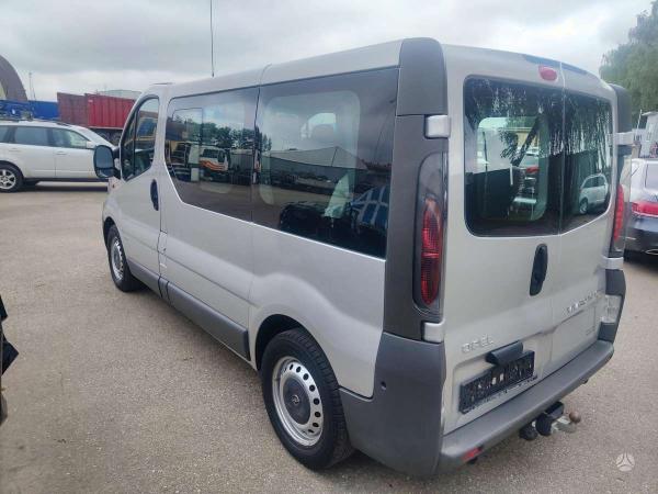 Grey Opel Vivaro 2005 in Marijampole, with an engine capacity of 1.90 L and mileage of 220 thousand km for 5600 €, photo 7 on AUTOMOTO.COM.LV