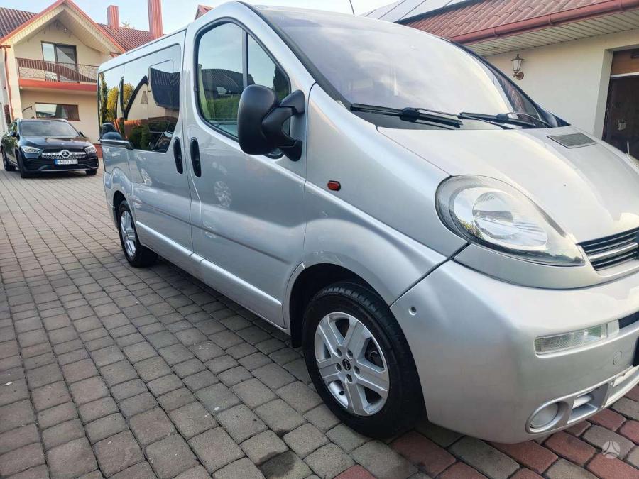 Grey Opel Vivaro 2005 in Marijampole, with an engine capacity of 1.87 L and mileage of 250 thousand km for 6600 €, photo 3 on AUTOMOTO.COM.LV