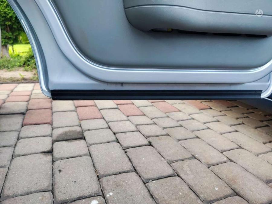 Grey Opel Vivaro 2005 in Marijampole, with an engine capacity of 1.87 L and mileage of 250 thousand km for 6600 €, photo 45 on AUTOMOTO.COM.LV
