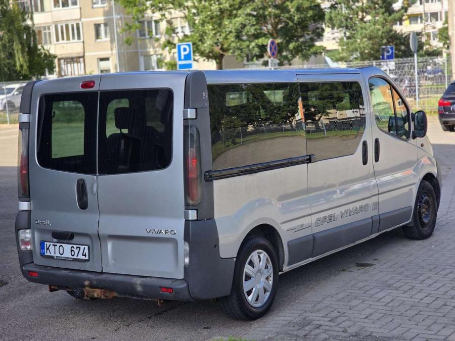 Grey Opel Vivaro 2005 in Radviliskis, with an engine capacity of 2.00 L and mileage of 395 thousand km for 2450 €, photo 6 on AUTOMOTO.COM.LV