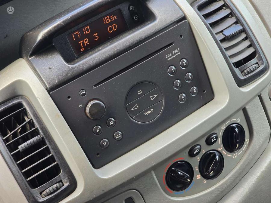 Grey Opel Vivaro 2005 in Radviliskis, with an engine capacity of 2.00 L and mileage of 395 thousand km for 2450 €, photo 14 on AUTOMOTO.COM.LV