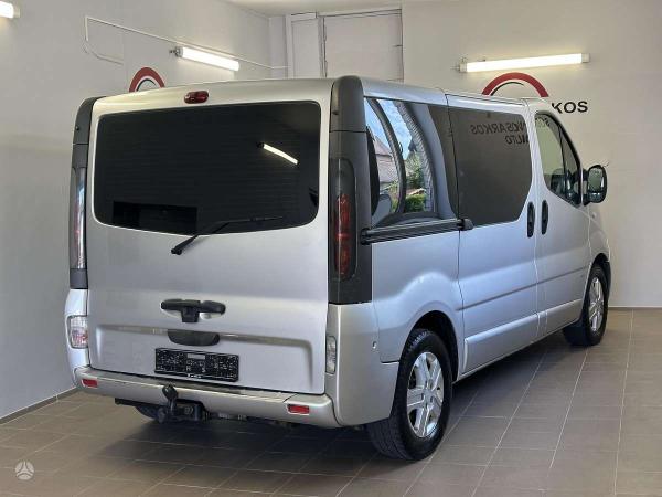 Pelēks Opel Vivaro 2005 Marijampole, ar dzinēja tilpumu 2.46 L un nobraukumu 287 tūkst. km par 6666 €, foto 7 vietnē AUTOMOTO.COM.LV