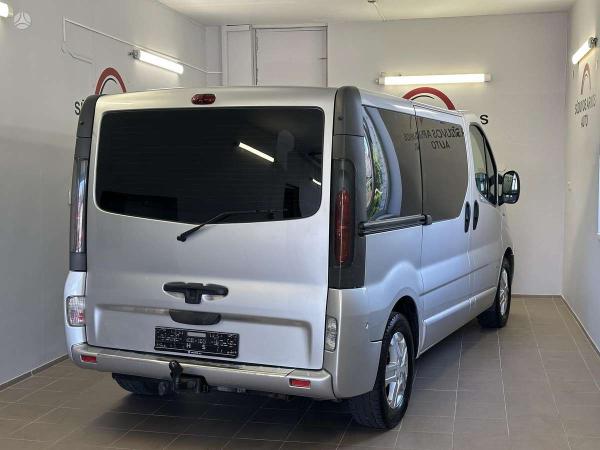 Pelēks Opel Vivaro 2005 Marijampole, ar dzinēja tilpumu 2.46 L un nobraukumu 287 tūkst. km par 6666 €, foto 8 vietnē AUTOMOTO.COM.LV