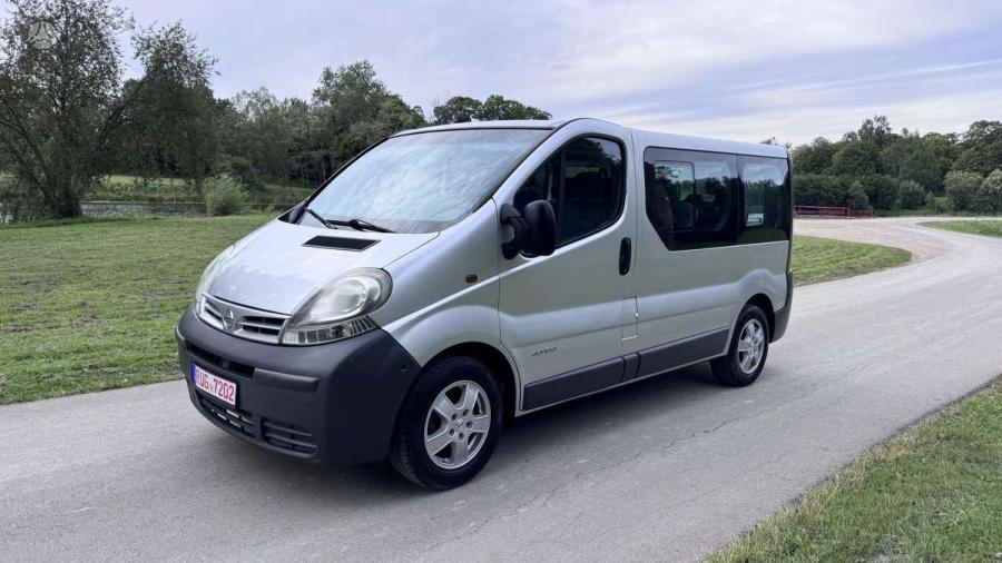 Grey Opel Vivaro 2005 in Kelme, with an engine capacity of 1.90 L and mileage of 352 thousand km for 5200 €, photo 1 on AUTOMOTO.COM.LV