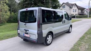 Grey Opel Vivaro 2005 in Kelme, with an engine capacity of 1.90 L and mileage of 352 thousand km for 5200 €, photo 6 on AUTOMOTO.COM.LV