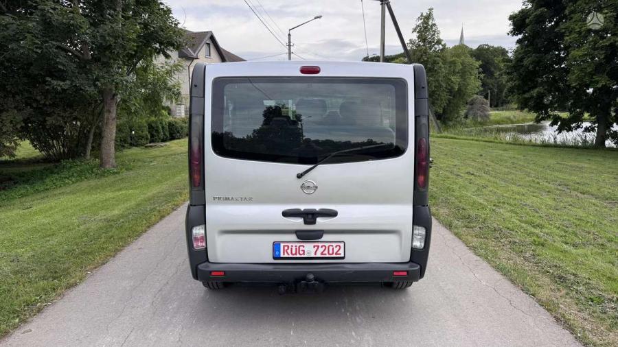 Grey Opel Vivaro 2005 in Kelme, with an engine capacity of 1.90 L and mileage of 352 thousand km for 5200 €, photo 7 on AUTOMOTO.COM.LV