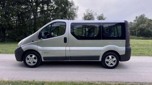 Grey Opel Vivaro 2005 in Kelme, with an engine capacity of 1.90 L and mileage of 352 thousand km for 5200 €, photo 8 on AUTOMOTO.COM.LV