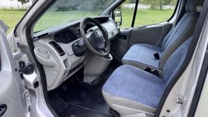 Grey Opel Vivaro 2005 in Kelme, with an engine capacity of 1.90 L and mileage of 352 thousand km for 5200 €, photo 11 on AUTOMOTO.COM.LV