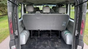 Grey Opel Vivaro 2005 in Kelme, with an engine capacity of 1.90 L and mileage of 352 thousand km for 5200 €, photo 15 on AUTOMOTO.COM.LV