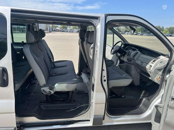 Grey Opel Vivaro 2006 in Marijampole, with an engine capacity of 2.00 L and mileage of 289 thousand km for 5650 €, photo 10 on AUTOMOTO.COM.LV