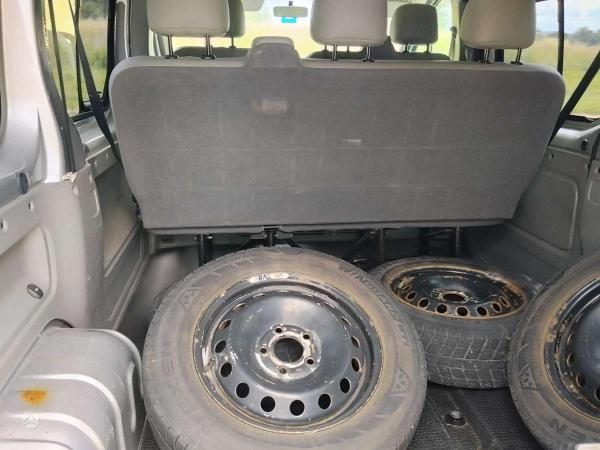 Pelēks Opel Vivaro 2006 Marijampole, ar dzinēja tilpumu 1.90 L un nobraukumu 364 tūkst. km par 3350 €, foto 6 vietnē AUTOMOTO.COM.LV