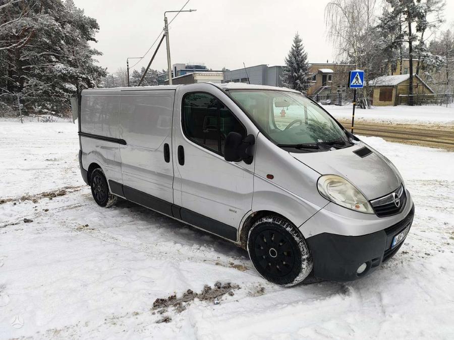 Grey Opel Vivaro 2007 in Vilnius, with an engine capacity of 2.00 L and mileage of 430 thousand km for 3240 €, photo 6 on AUTOMOTO.COM.LV