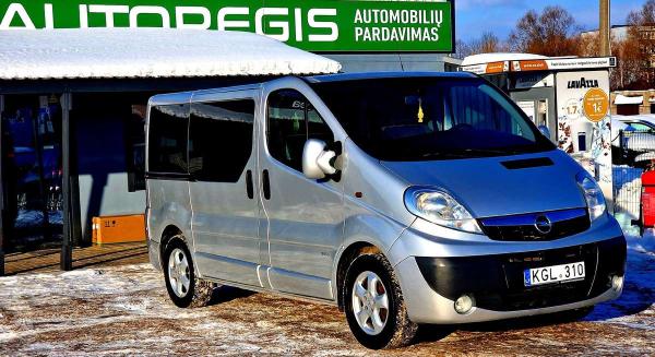 Pelēks Opel Vivaro 2007 Kretinga, ar dzinēja tilpumu 2.00 L un nobraukumu 185 tūkst. km par 7499 €, foto 3 vietnē AUTOMOTO.COM.LV