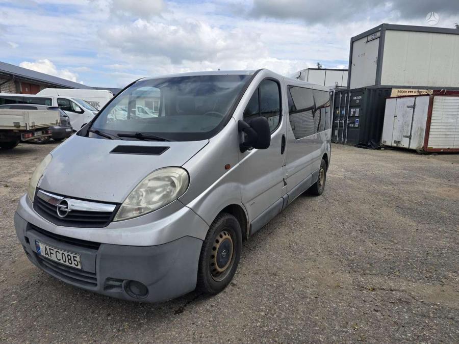 Grey Opel Vivaro 2007 in Telschi, with an engine capacity of 2.00 L and mileage of 450 thousand km for 2600 €, photo 1 on AUTOMOTO.COM.LV