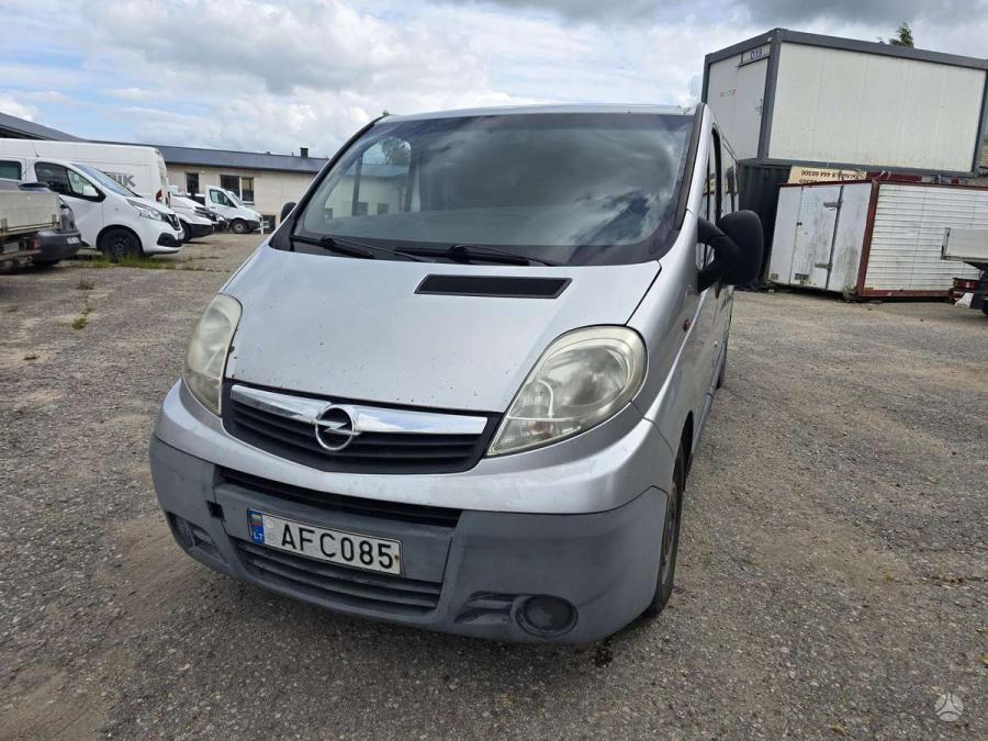 Grey Opel Vivaro 2007 in Telschi, with an engine capacity of 2.00 L and mileage of 450 thousand km for 2600 €, photo 3 on AUTOMOTO.COM.LV
