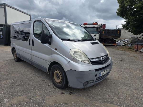 Pelēks Opel Vivaro 2007 Telšiai, ar dzinēja tilpumu 2.00 L un nobraukumu 450 tūkst. km par 2600 €, foto 3 vietnē AUTOMOTO.COM.LV