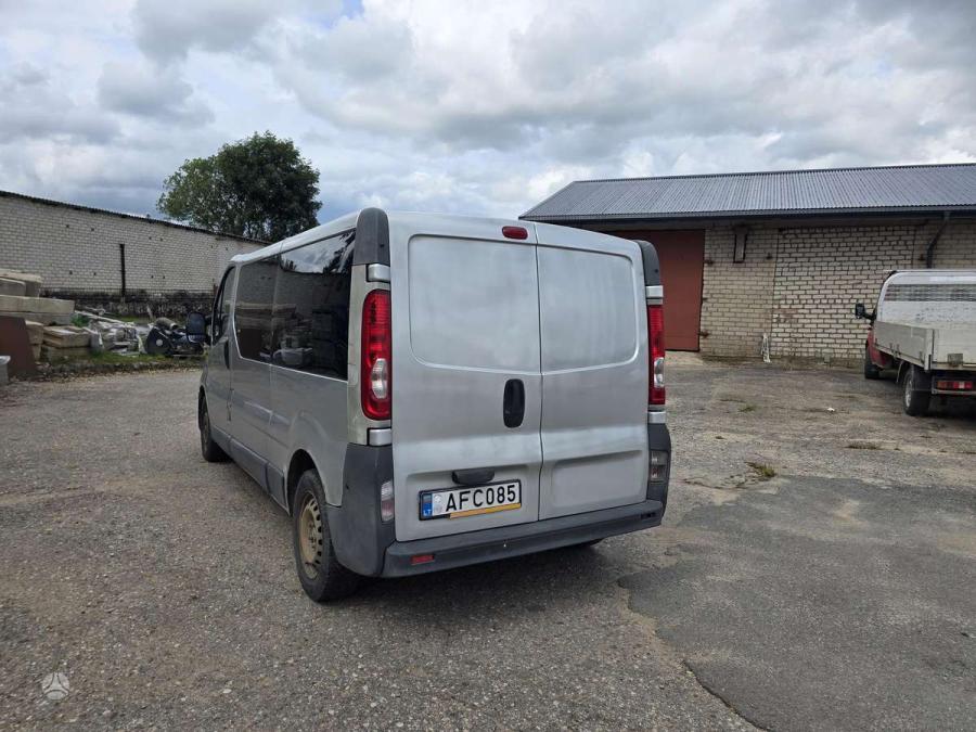 Grey Opel Vivaro 2007 in Telschi, with an engine capacity of 2.00 L and mileage of 450 thousand km for 2600 €, photo 5 on AUTOMOTO.COM.LV