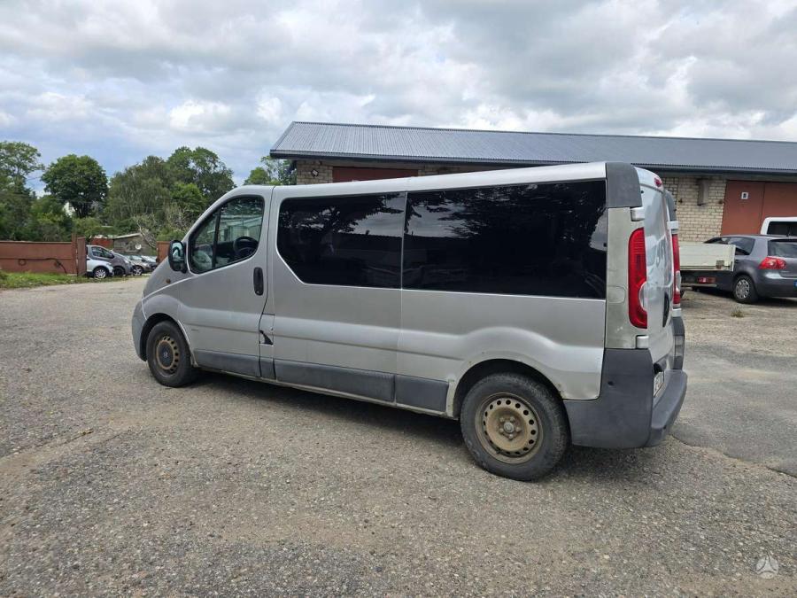 Grey Opel Vivaro 2007 in Telschi, with an engine capacity of 2.00 L and mileage of 450 thousand km for 2600 €, photo 8 on AUTOMOTO.COM.LV