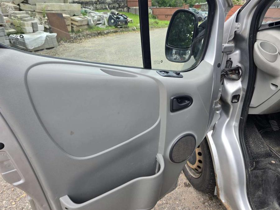Grey Opel Vivaro 2007 in Telschi, with an engine capacity of 2.00 L and mileage of 450 thousand km for 2600 €, photo 11 on AUTOMOTO.COM.LV