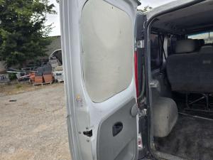 Grey Opel Vivaro 2007 in Telschi, with an engine capacity of 2.00 L and mileage of 450 thousand km for 2600 €, photo 17 on AUTOMOTO.COM.LV