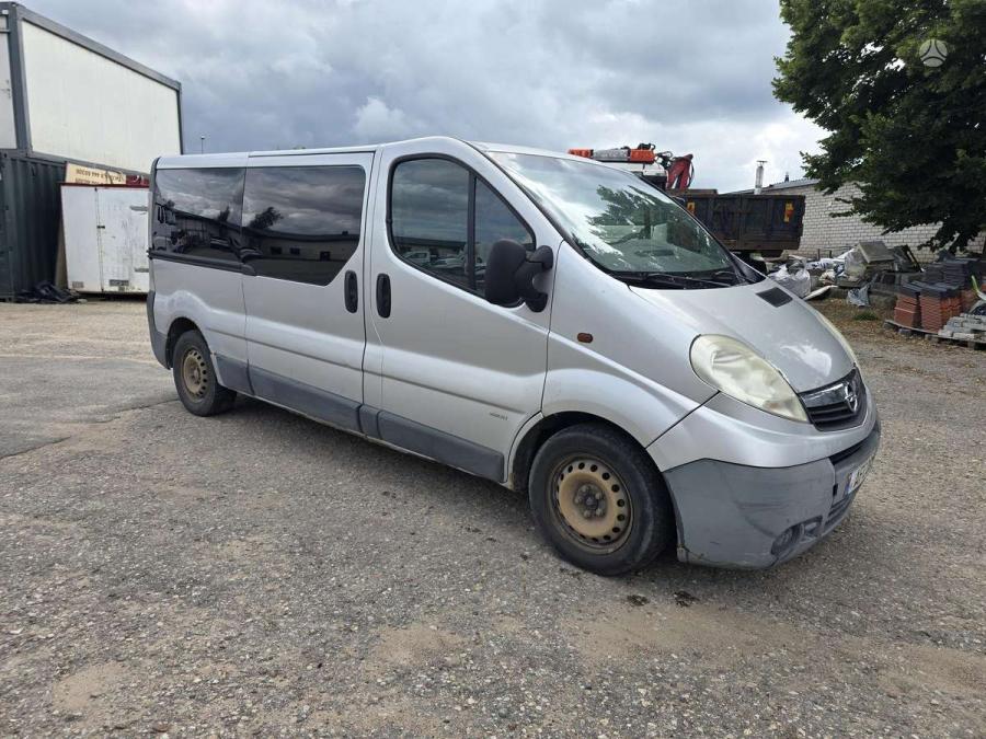 Grey Opel Vivaro 2007 in Telschi, with an engine capacity of 2.00 L and mileage of 450 thousand km for 2600 €, photo 21 on AUTOMOTO.COM.LV