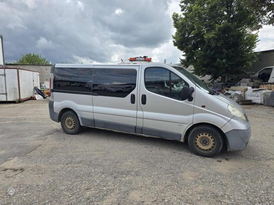 Grey Opel Vivaro 2007 in Telschi, with an engine capacity of 2.00 L and mileage of 450 thousand km for 2600 €, photo 22 on AUTOMOTO.COM.LV