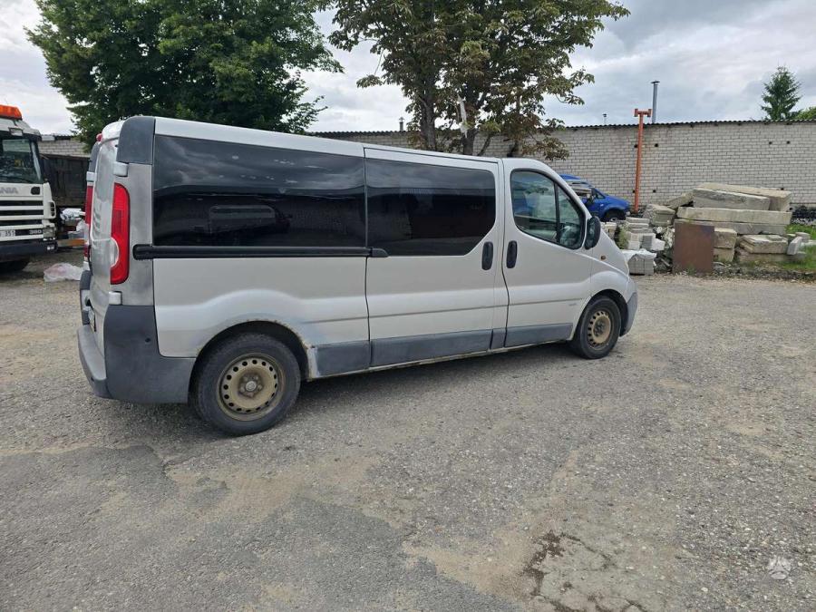 Grey Opel Vivaro 2007 in Telschi, with an engine capacity of 2.00 L and mileage of 450 thousand km for 2600 €, photo 23 on AUTOMOTO.COM.LV