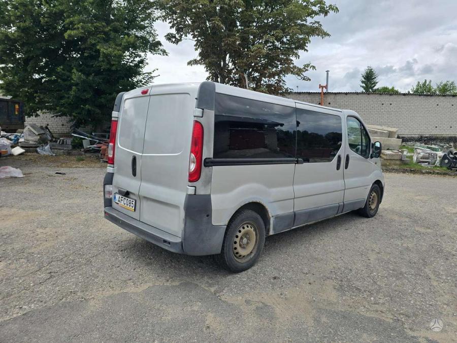 Grey Opel Vivaro 2007 in Telschi, with an engine capacity of 2.00 L and mileage of 450 thousand km for 2600 €, photo 24 on AUTOMOTO.COM.LV