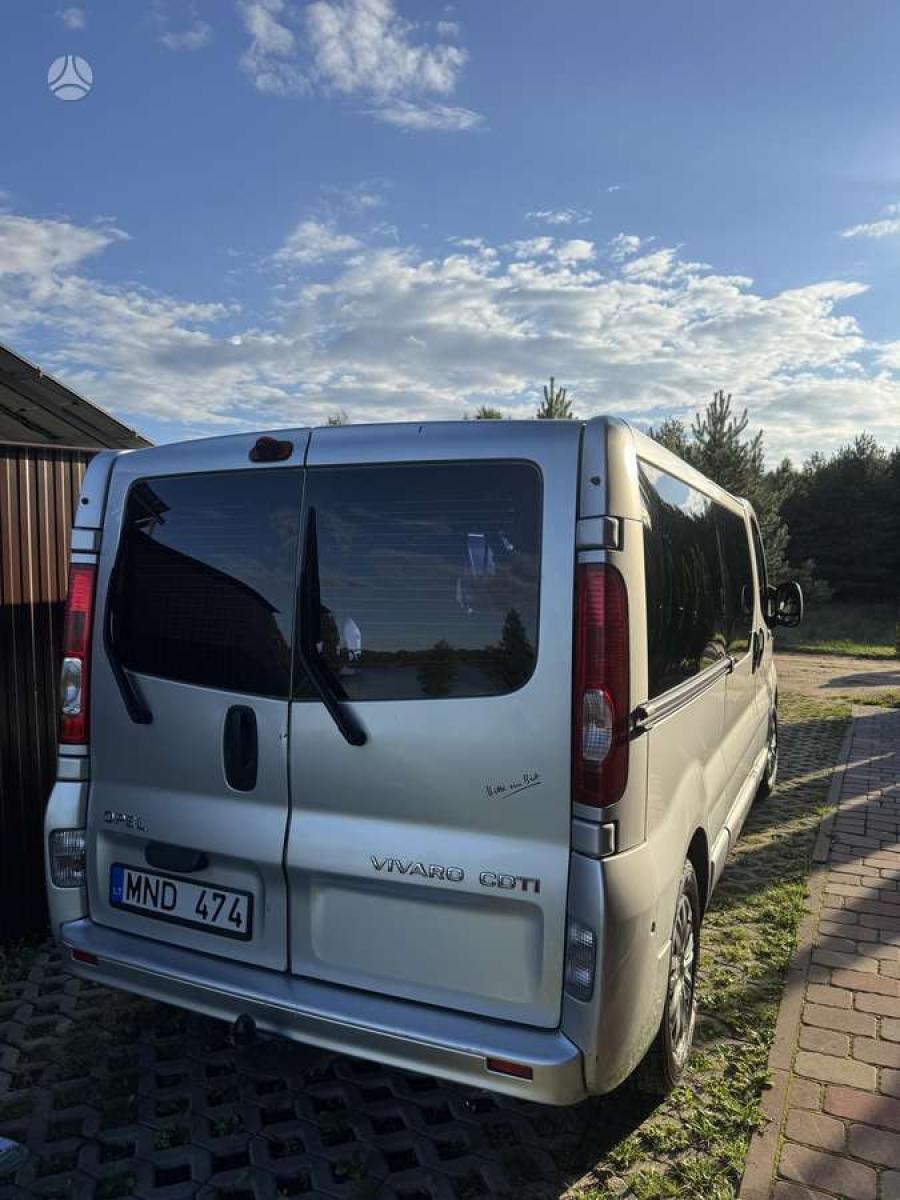Pelēks Opel Vivaro 2007 Viļņa, ar dzinēja tilpumu 2.00 L un nobraukumu 700 tūkst. km par 7100 €, foto 6 vietnē AUTOMOTO.COM.LV