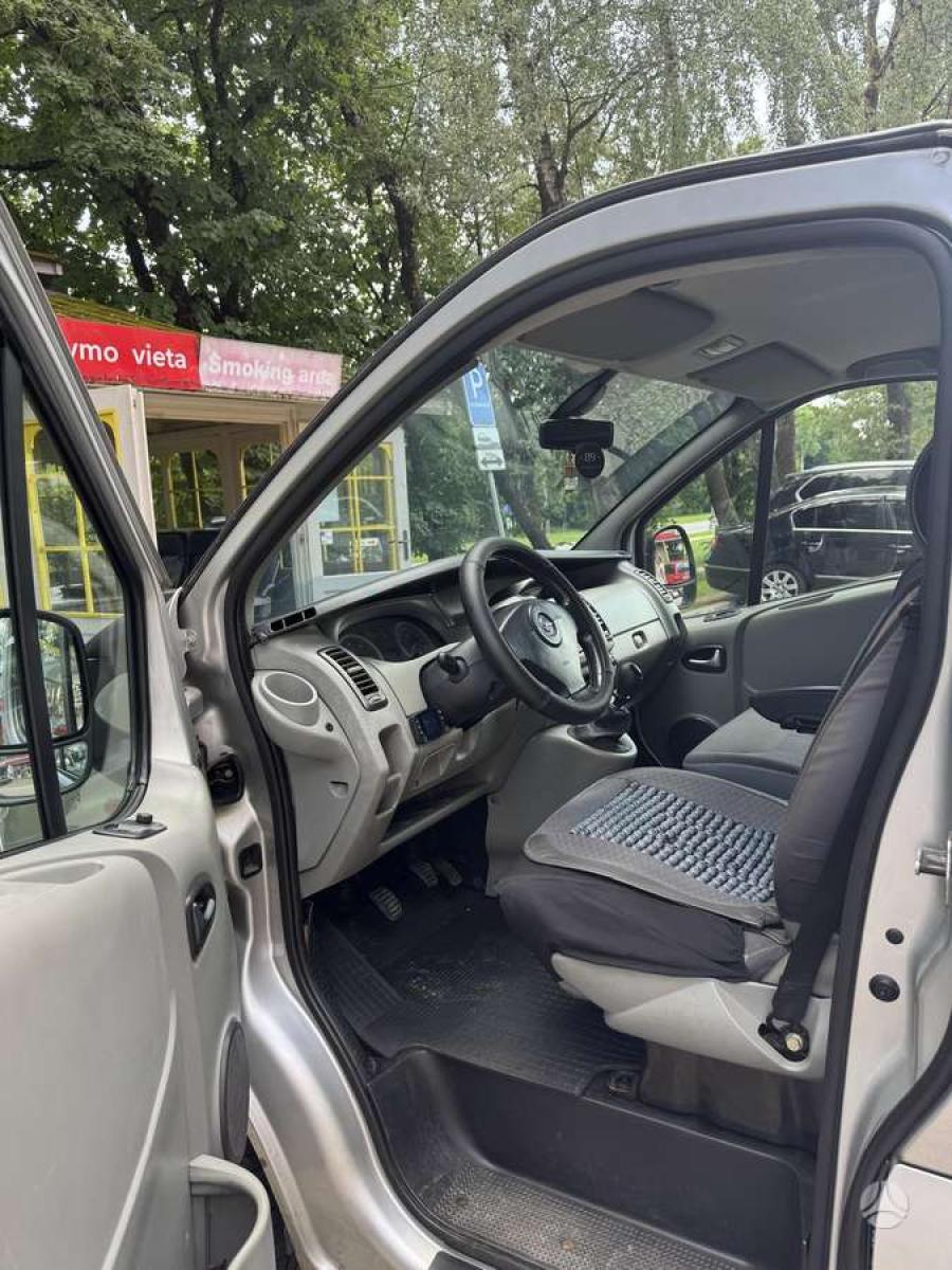 Pelēks Opel Vivaro 2007 Viļņa, ar dzinēja tilpumu 2.00 L un nobraukumu 700 tūkst. km par 7100 €, foto 9 vietnē AUTOMOTO.COM.LV