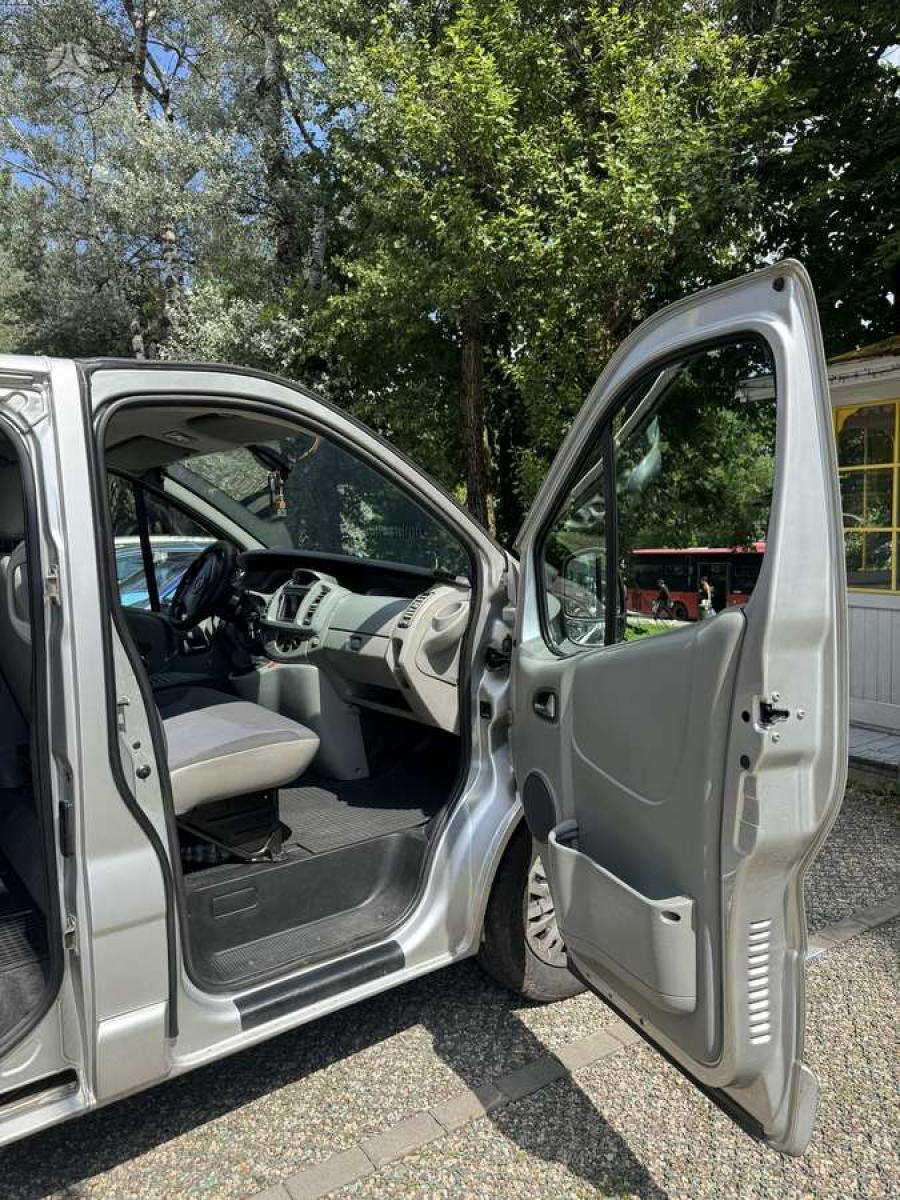 Pelēks Opel Vivaro 2007 Viļņa, ar dzinēja tilpumu 2.00 L un nobraukumu 700 tūkst. km par 7100 €, foto 13 vietnē AUTOMOTO.COM.LV