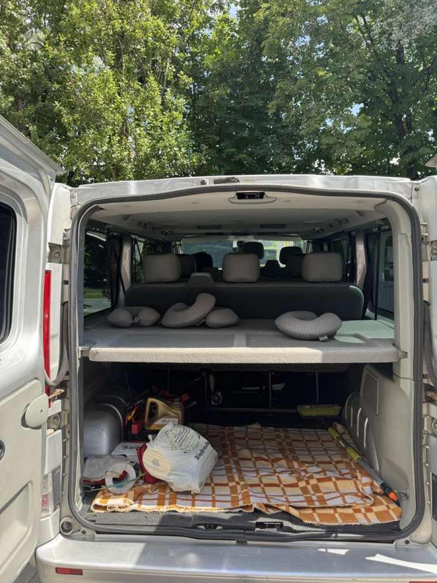 Pelēks Opel Vivaro 2007 Viļņa, ar dzinēja tilpumu 2.00 L un nobraukumu 700 tūkst. km par 7100 €, foto 16 vietnē AUTOMOTO.COM.LV