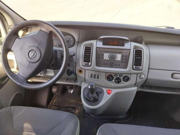 Grey Opel Vivaro 2008 in Marijampole, with an engine capacity of 2.00 L and mileage of 253 thousand km for 6490 €, photo 5 on AUTOMOTO.COM.LV